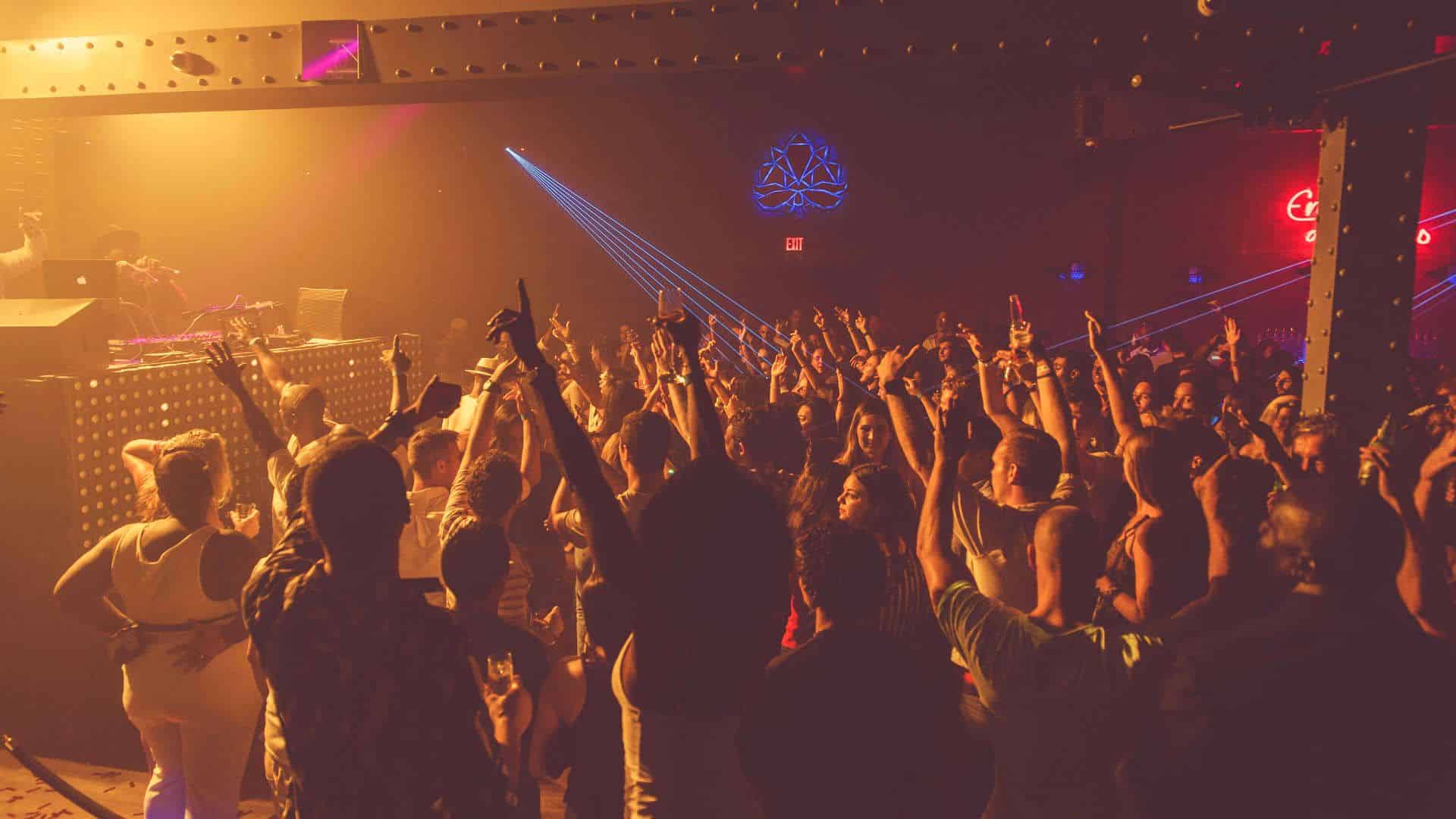 LOTUS NIGHTCLUB for dance and party on Sint Maarten | Caribbean